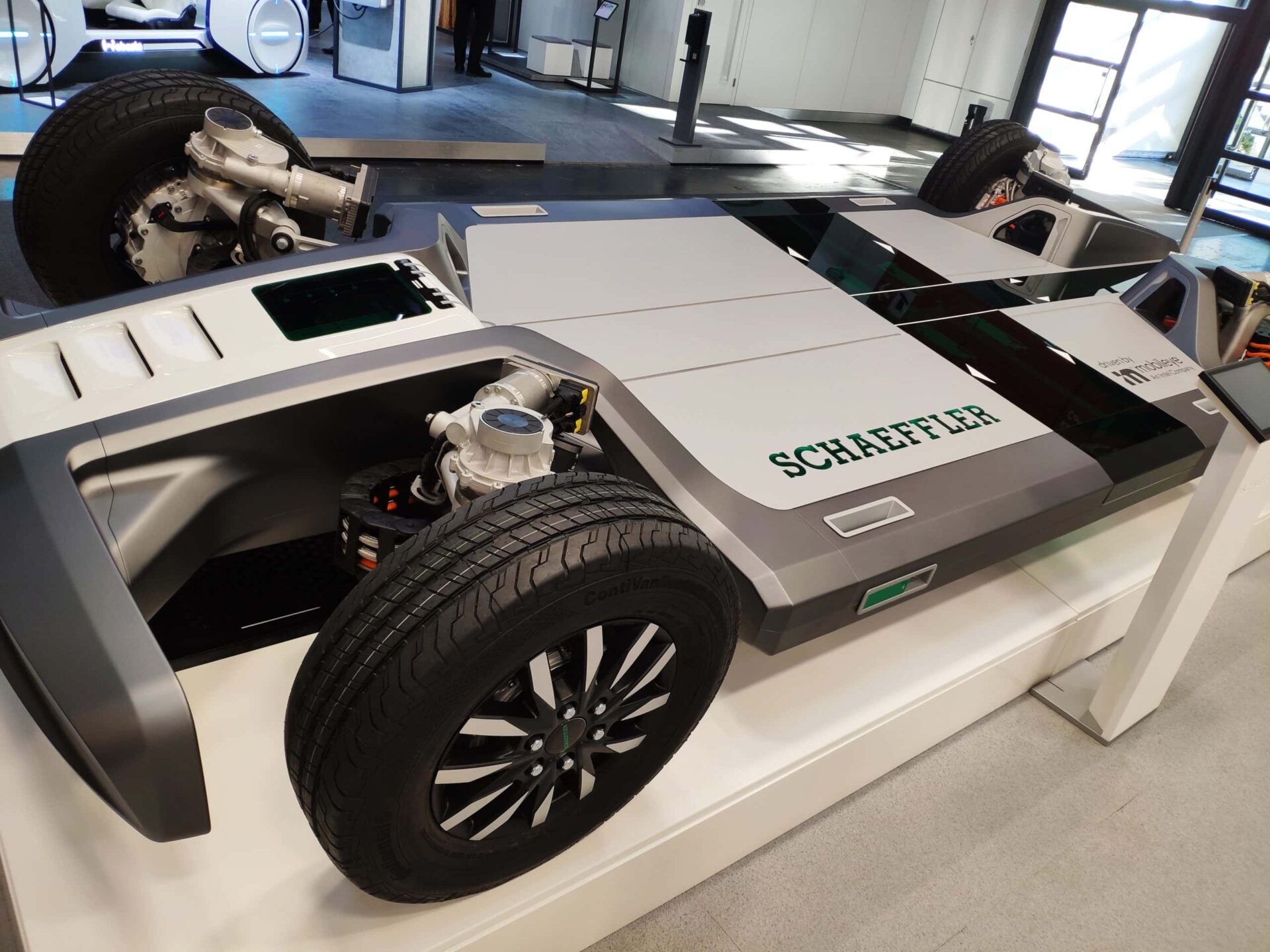 Schaeffler Rolling Chassis mit Matrix Charging at IAA Mobility 2021 3 ...